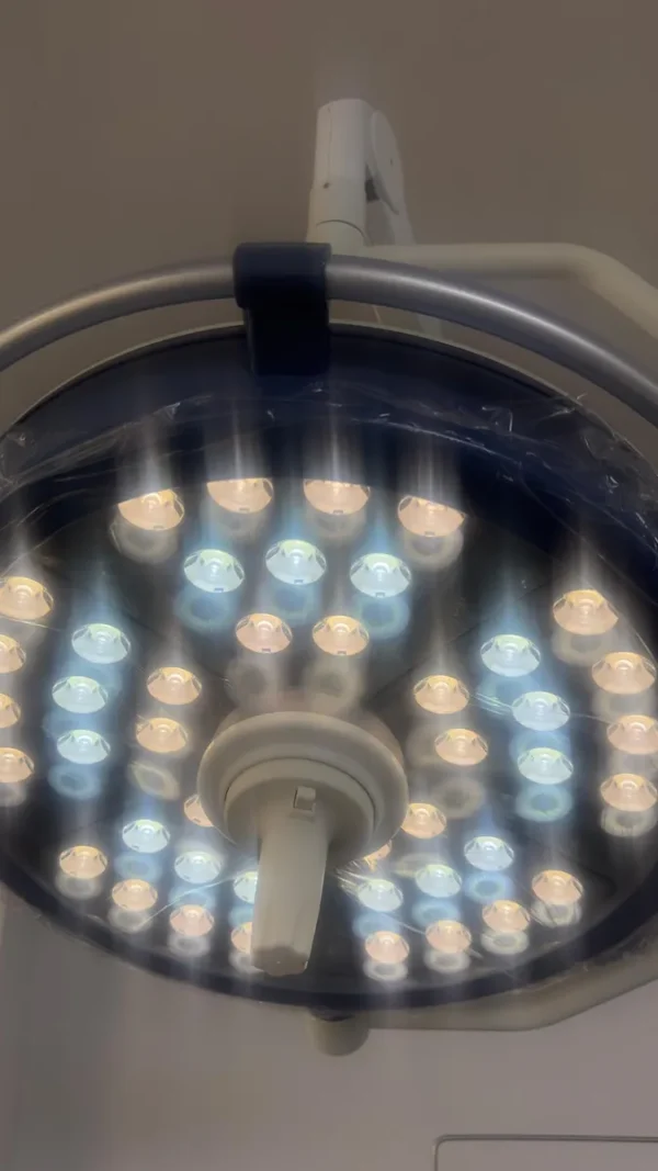 Lámpara Quirúrgica LED HLED-700/500L Techo - Elyon Medical